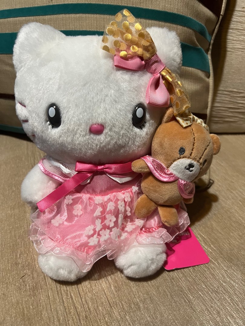 Rare Hello Kitty USJ with tiny chum bear, Hobbies & Toys, Toys & Games ...
