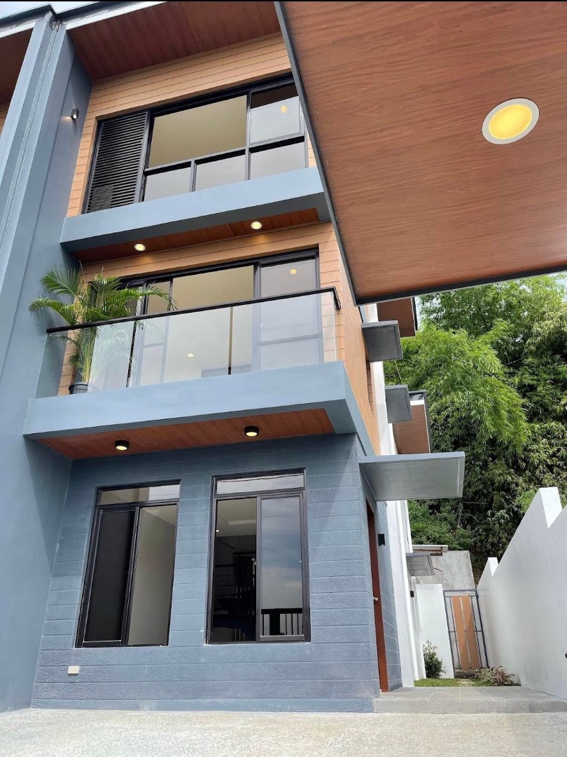 Ready for occupancy Brand New Duplex House in Monteverde Royale with ...