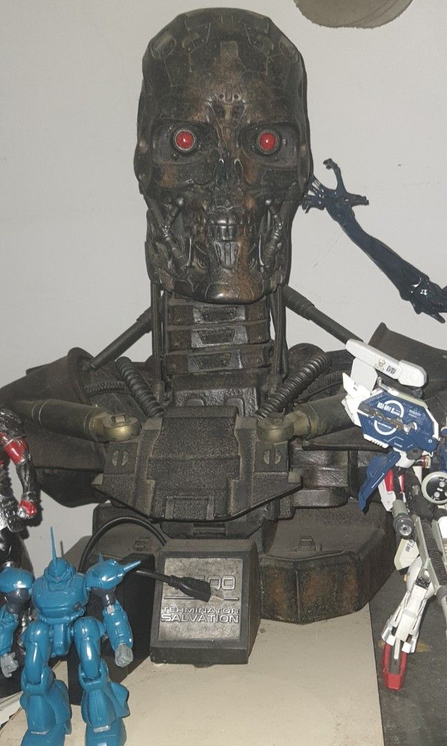 SIDESHOW LIFE SIZE T-600 ENDO BUST TERMINATOR SALVATION, Hobbies & Toys ...