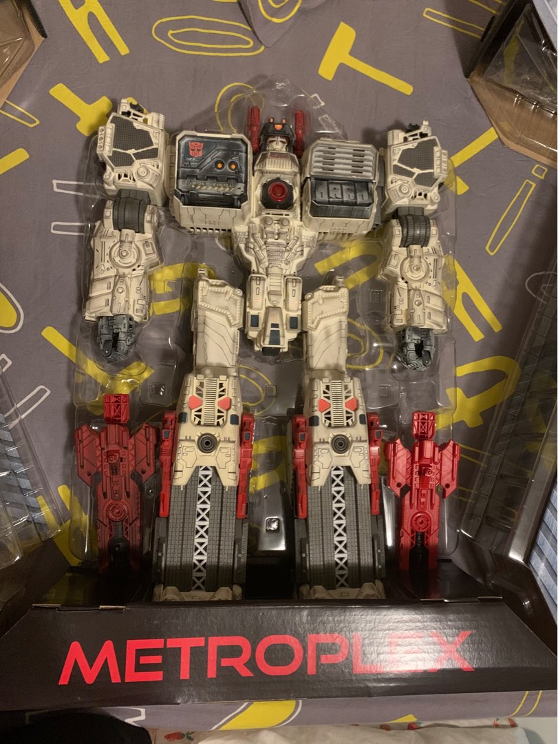 Transformers Metroplex IDW Titan 變形金剛 大力士 二手，舊化，消光, 興趣及遊戲, 玩具 & 遊戲類 ...