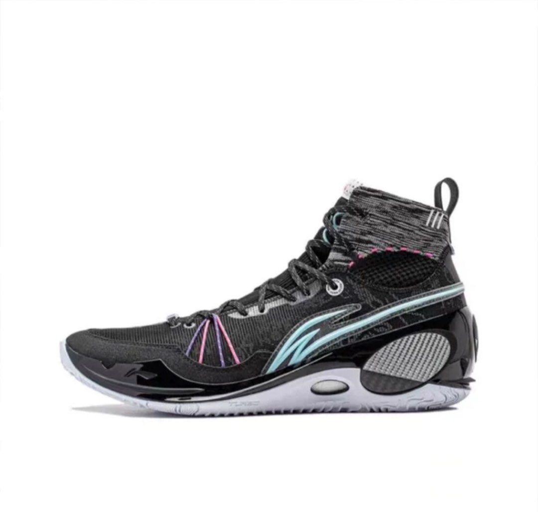 WOW 808 3 ULTRA V2 High, Men's Fashion, Footwear, Sneakers on Carousell