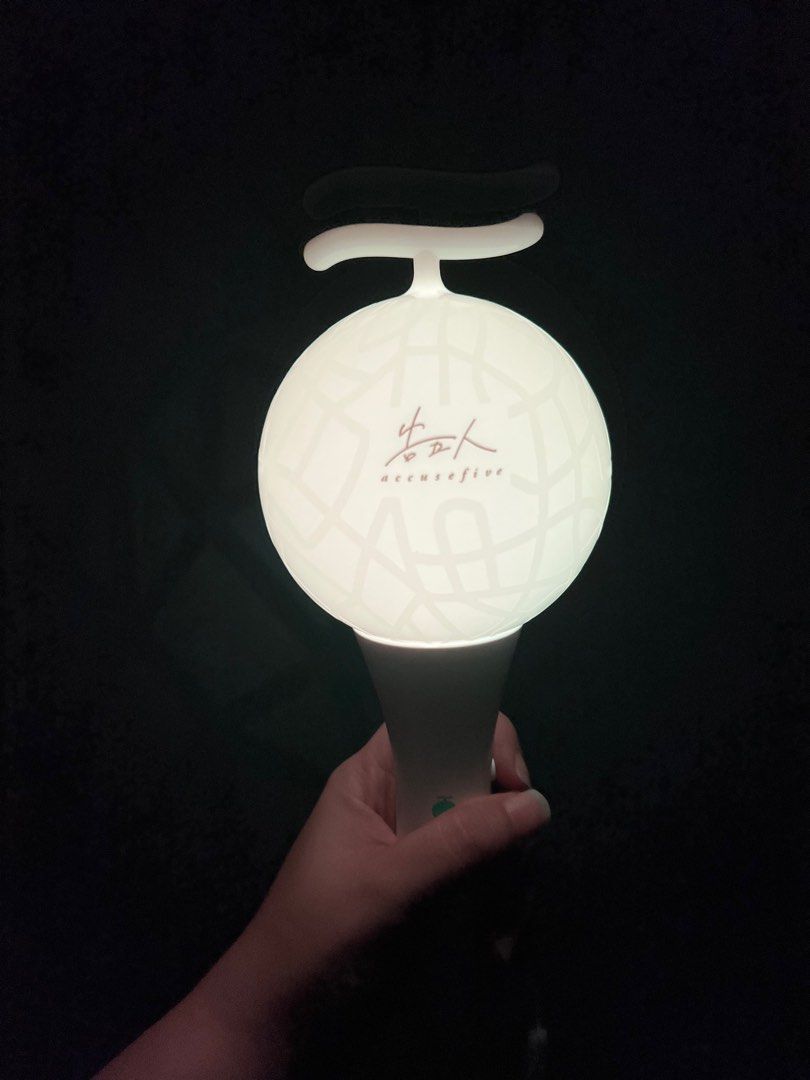 告五人 周边 哈密瓜手灯+手灯套 Accusefive Light stick and cover, Hobbies & Toys ...