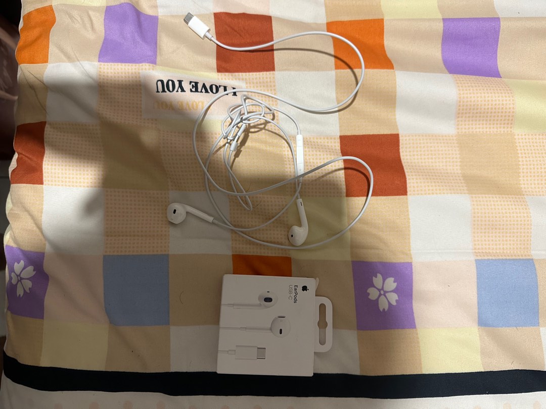 Apple Ear Pods USB C, Elektronik, Audio di Carousell
