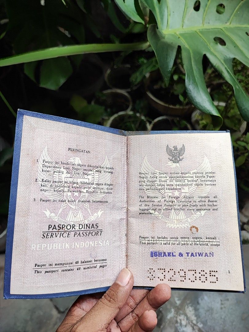 Buku Paspor Dinas Vintage Bekas Diplomat thn 80an, Antik, Pajangan di ...