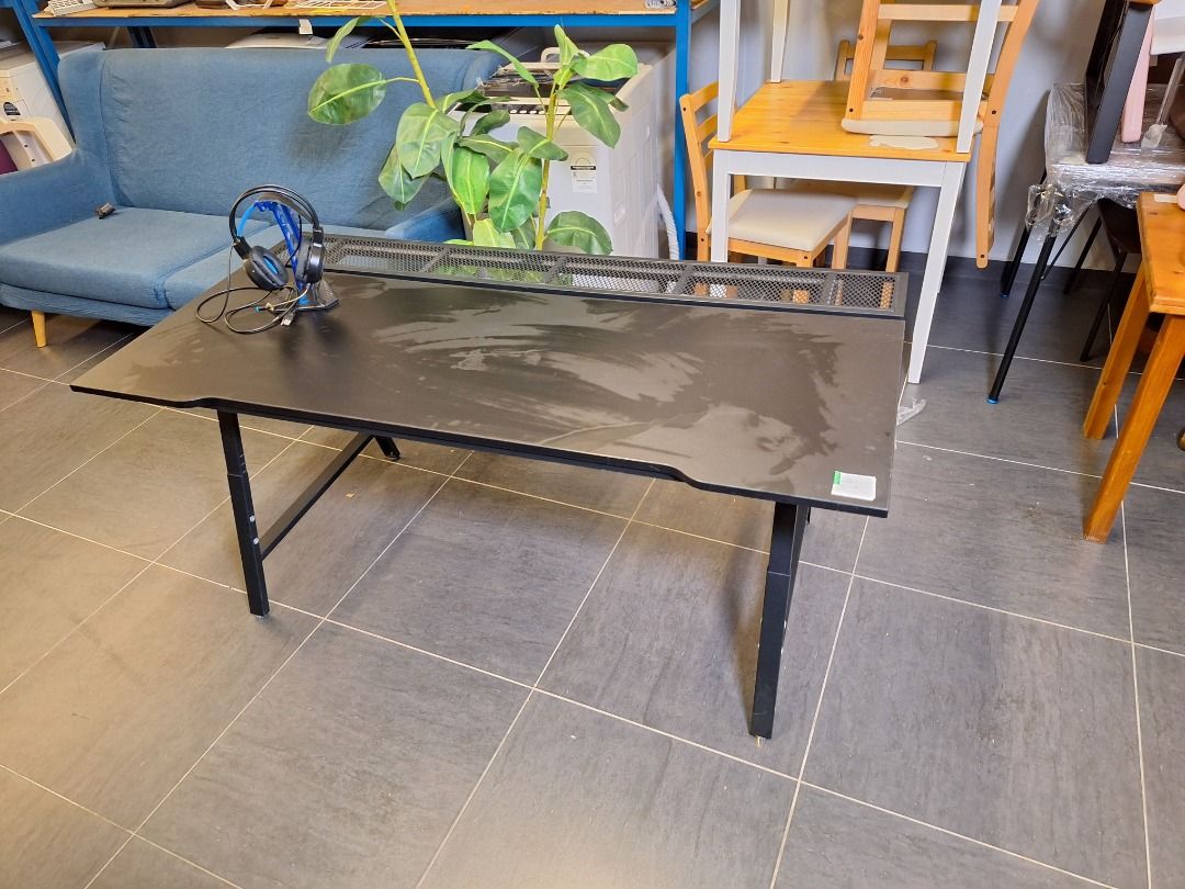IKEA UTESPELARE Gaming desk, black, | Meja Permainan IKEA UTESPELARE ...