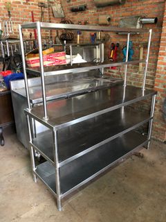 Meja stainless 2 susun dan rak 4 susun, Kitchen & Appliances di Carousell