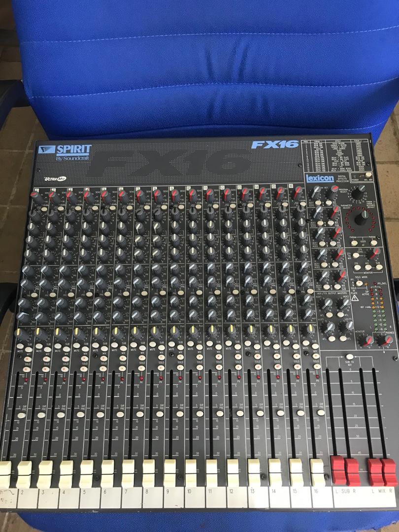 Mixer Soundcraft Spirit FX16, Hobbies & Toys, Music & Media, Musical ...