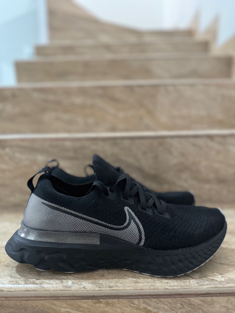 Nike Original, Fesyen Pria, Sepatu , Sneakers di Carousell