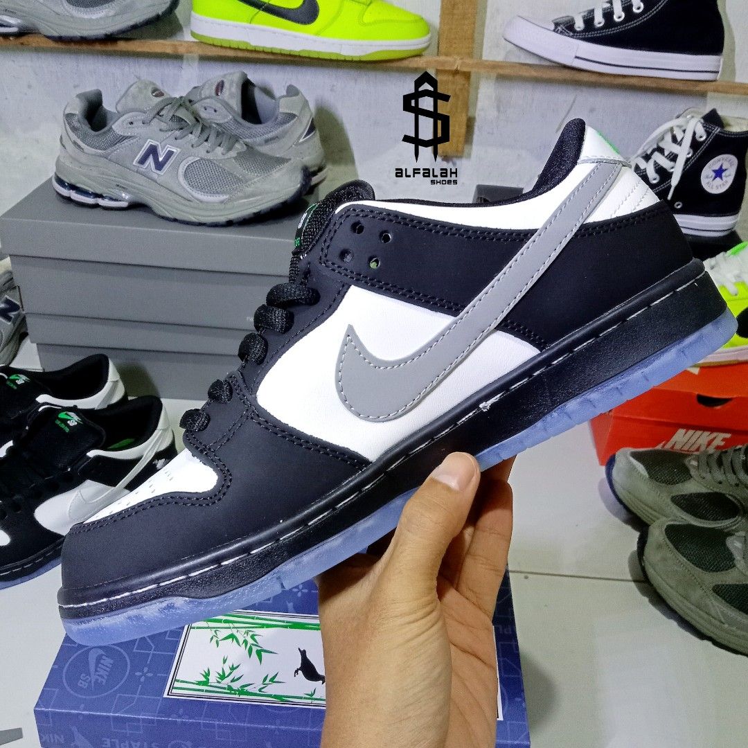 Nike SB Dunk Pigeon X Staple, Fesyen Pria, Sepatu , Sneakers di Carousell