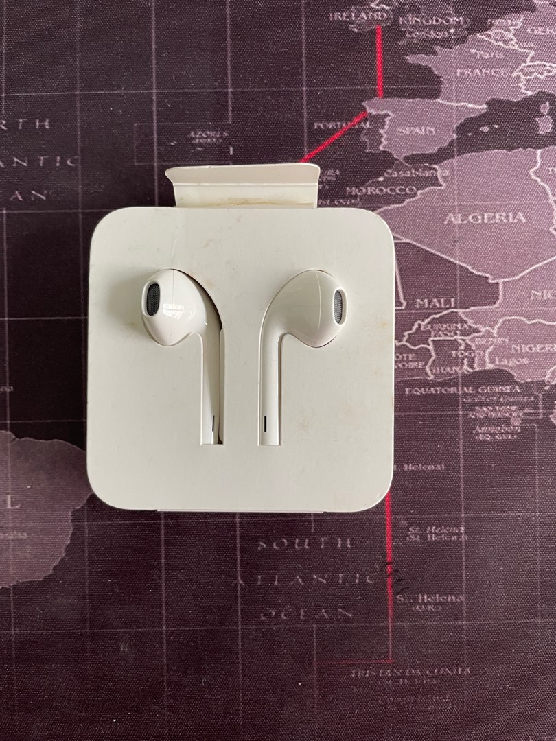 Original Apple Earpod (lightning) with remote and mic, Mobile Phones ...