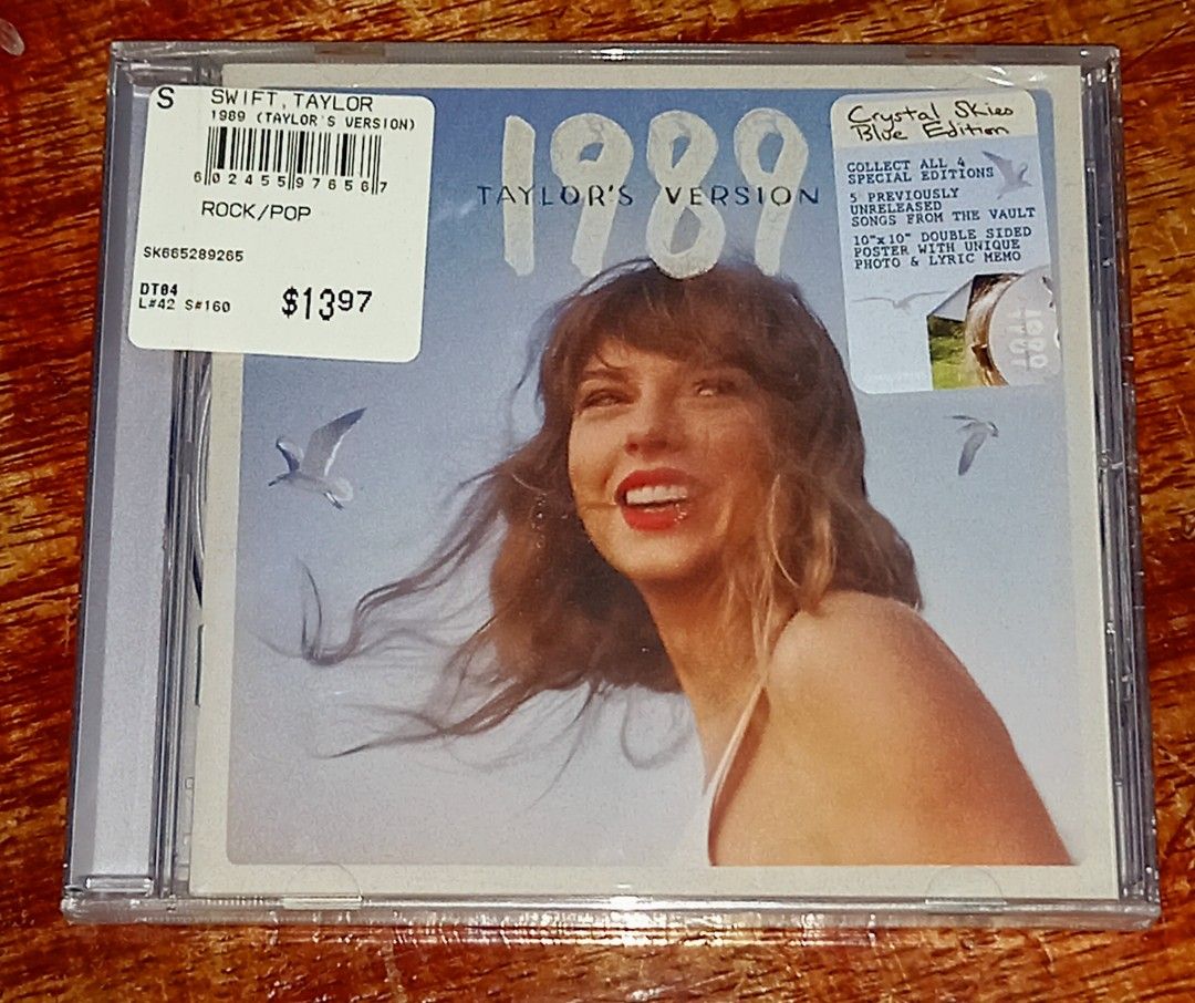 Taylor swift, Hobbies & Toys, Music & Media, CDs & DVDs on Carousell