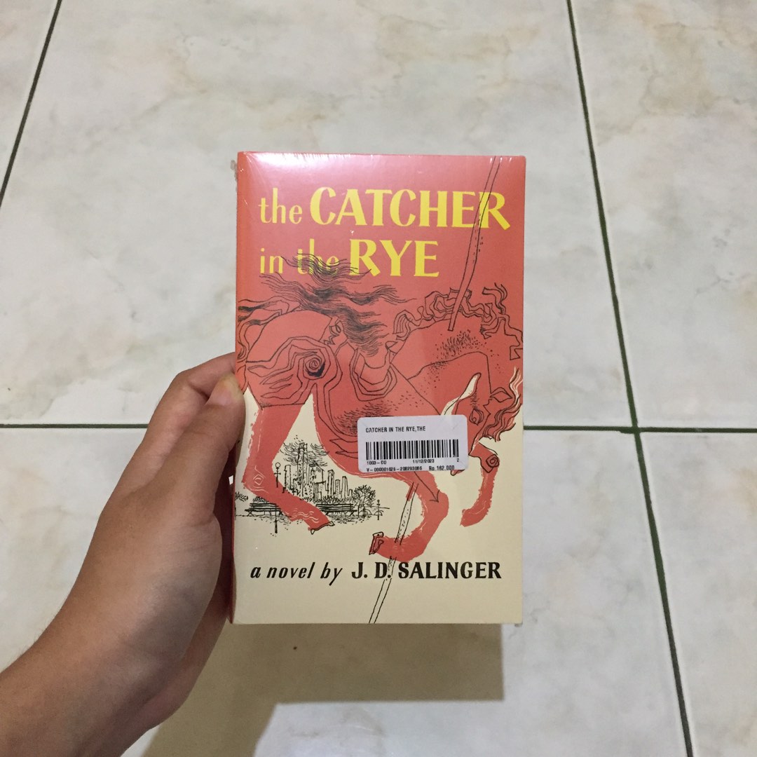 THE CATCHER IN THE RYE JD Salinger Preloved English Book, Buku & Alat ...