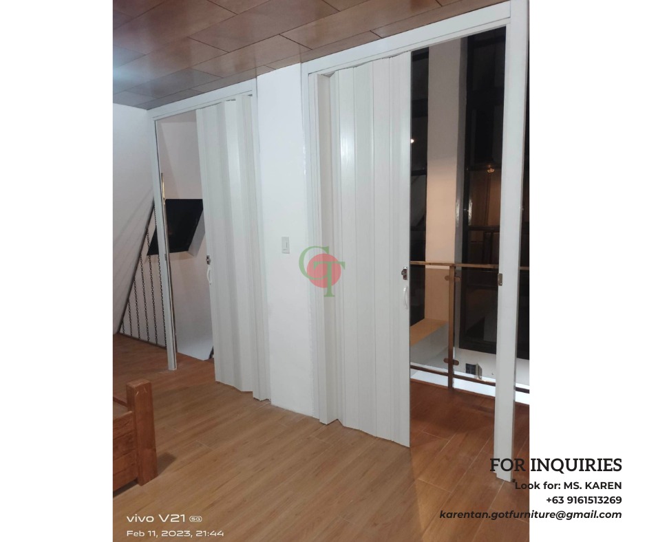 ACCORDION FOLDING PVC | PARTITIONS., Furniture & Home Living, Office ...