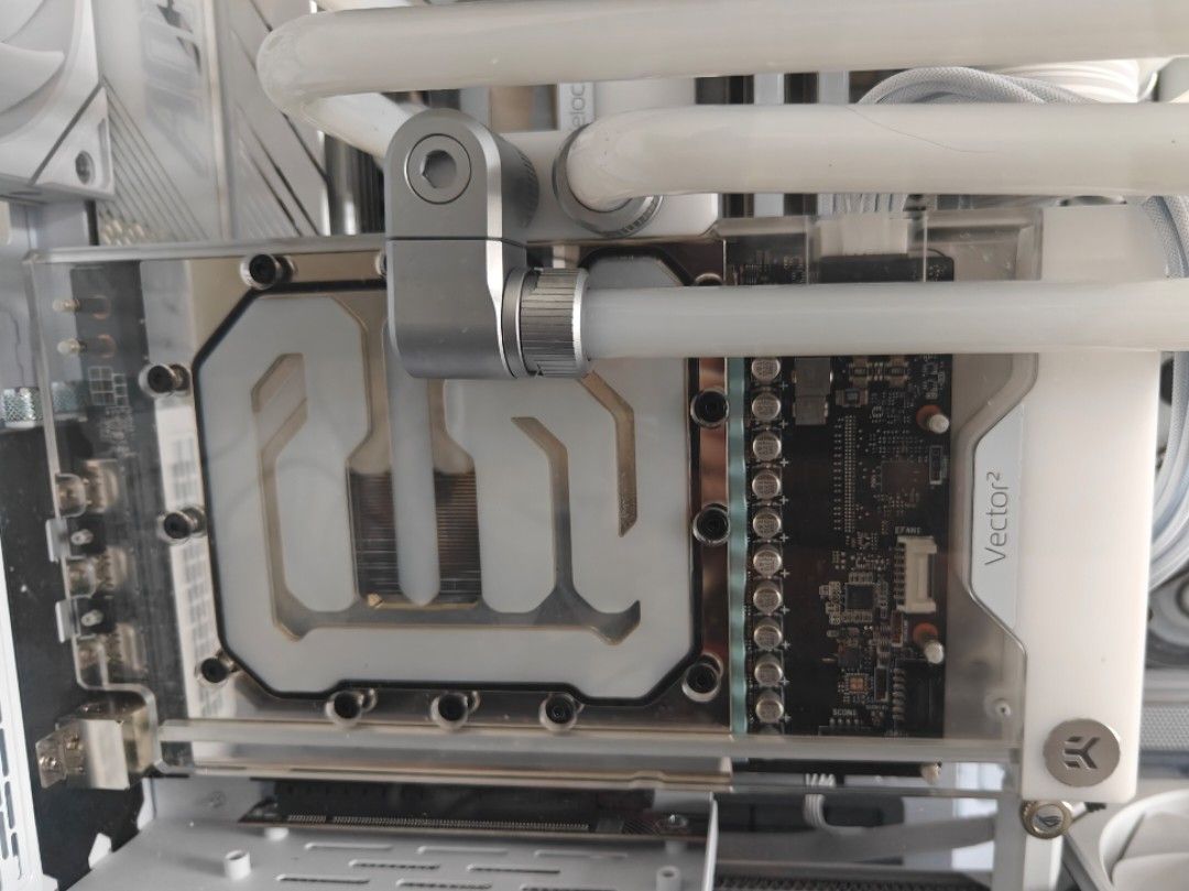 Asus rtx 4090 strix oc with ek vector 2 wb, Computers & Tech, Parts ...