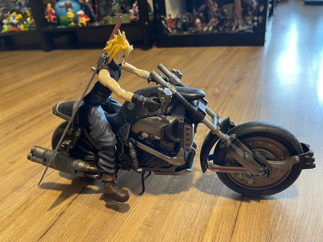 Final Fantasy VII Cloud & Hardy Daytona Bike Figure, Hobbies & Toys ...