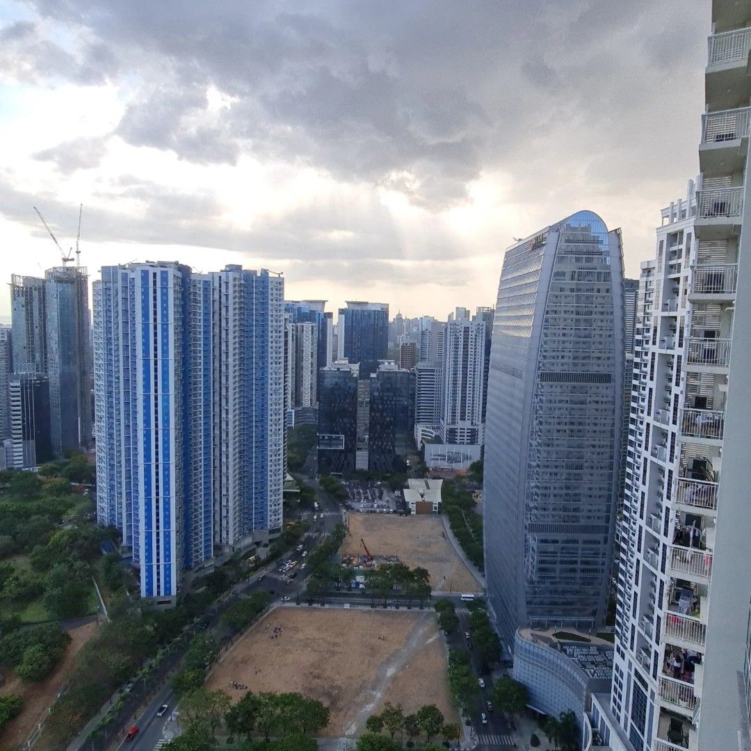 For Rent: Two Serendra Sequoia Tower - 3 Bedroom unit with balcony ...