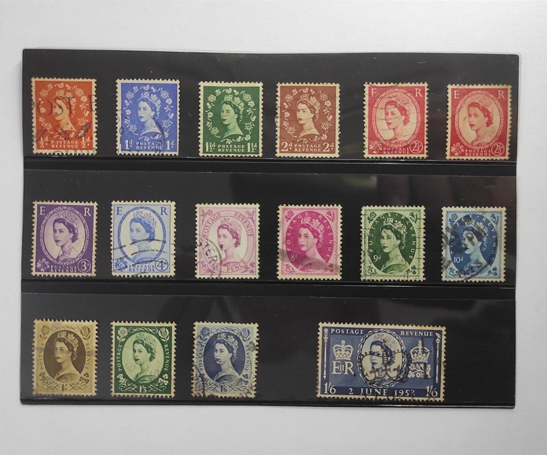 Great Britain Vintage Old Stamps Queen Elizabeth II Sell In Set of 16 ...