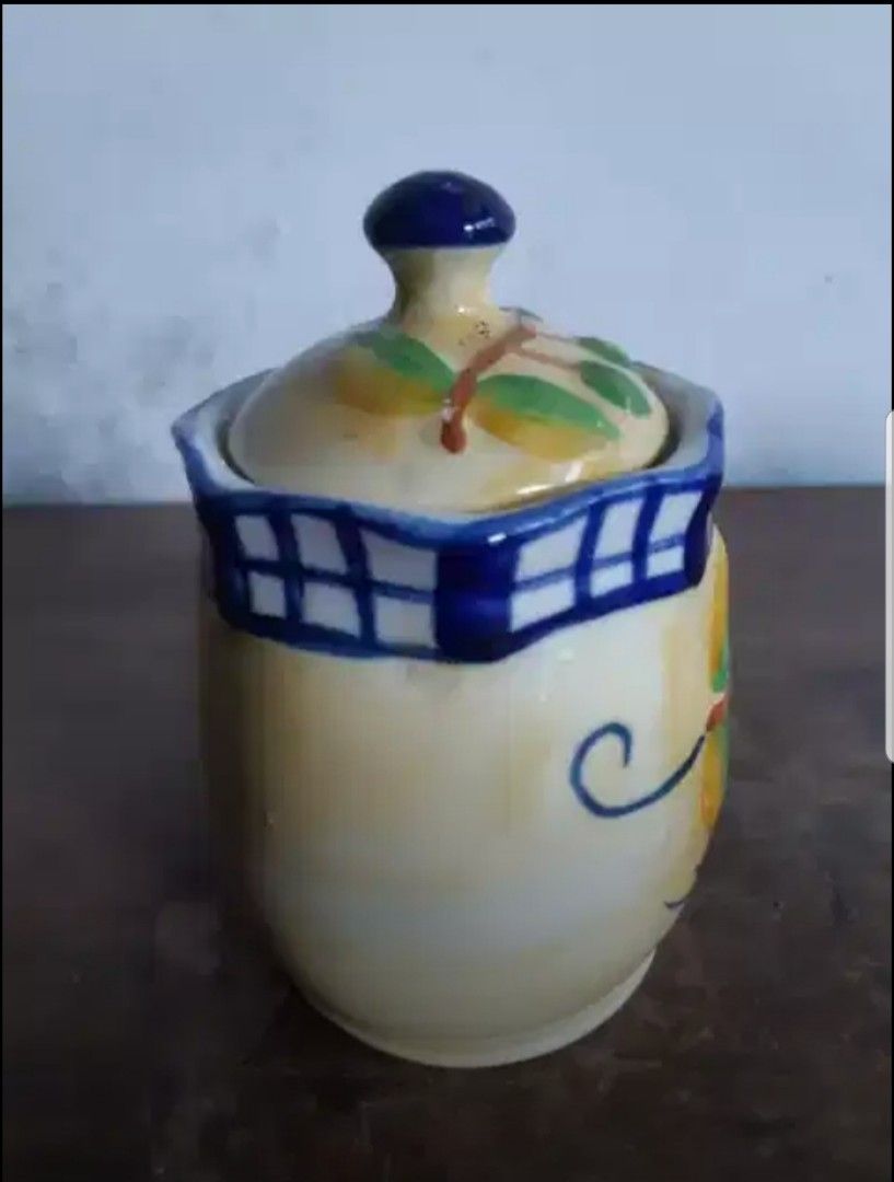 Guci bentuk buah buahan, Antik, Pajangan di Carousell