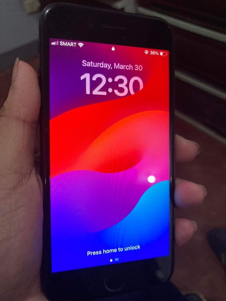 RUSH RUSH Iphone se 3rd gen (2022) factory unlocked 64gb ZPA NTC ...