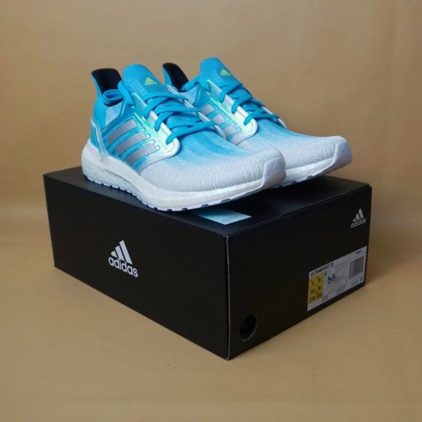 Sepatu lari/Running Shoes Adidas Ultraboost 20 Signal Cyn Blue/White ...