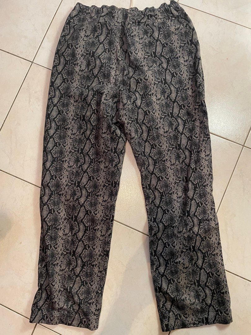 Stussy python beach pants 蛇紋褲, 他的時尚, 褲子, 牛仔褲在旋轉拍賣