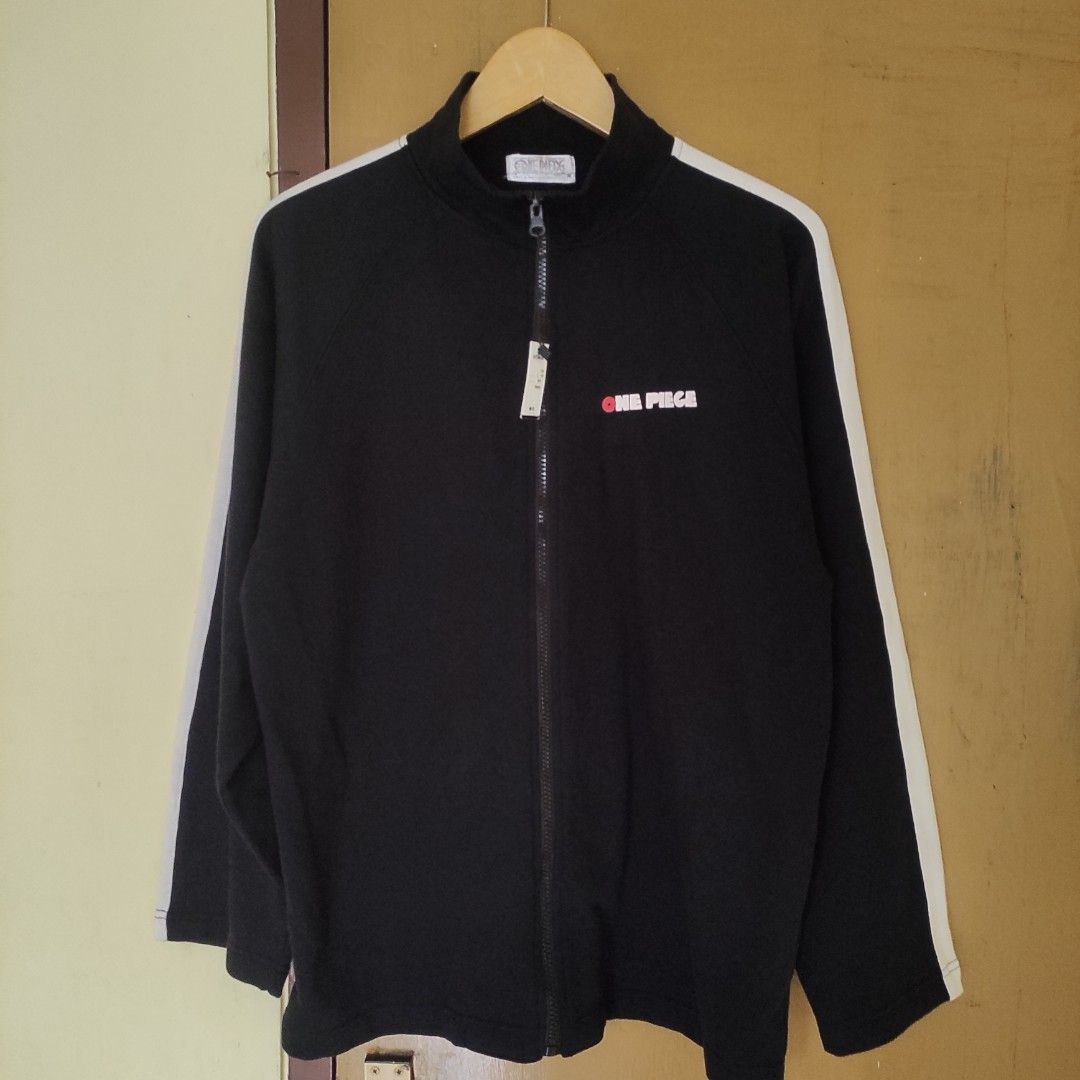 Tracktop One Piece Official tag, Fesyen Pria, Pakaian , Baju Luaran di ...