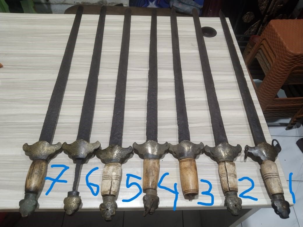 7 Pedang Pusaka Tua 100 Tahun Kuno Jadul Antik Borongan, Antik ...