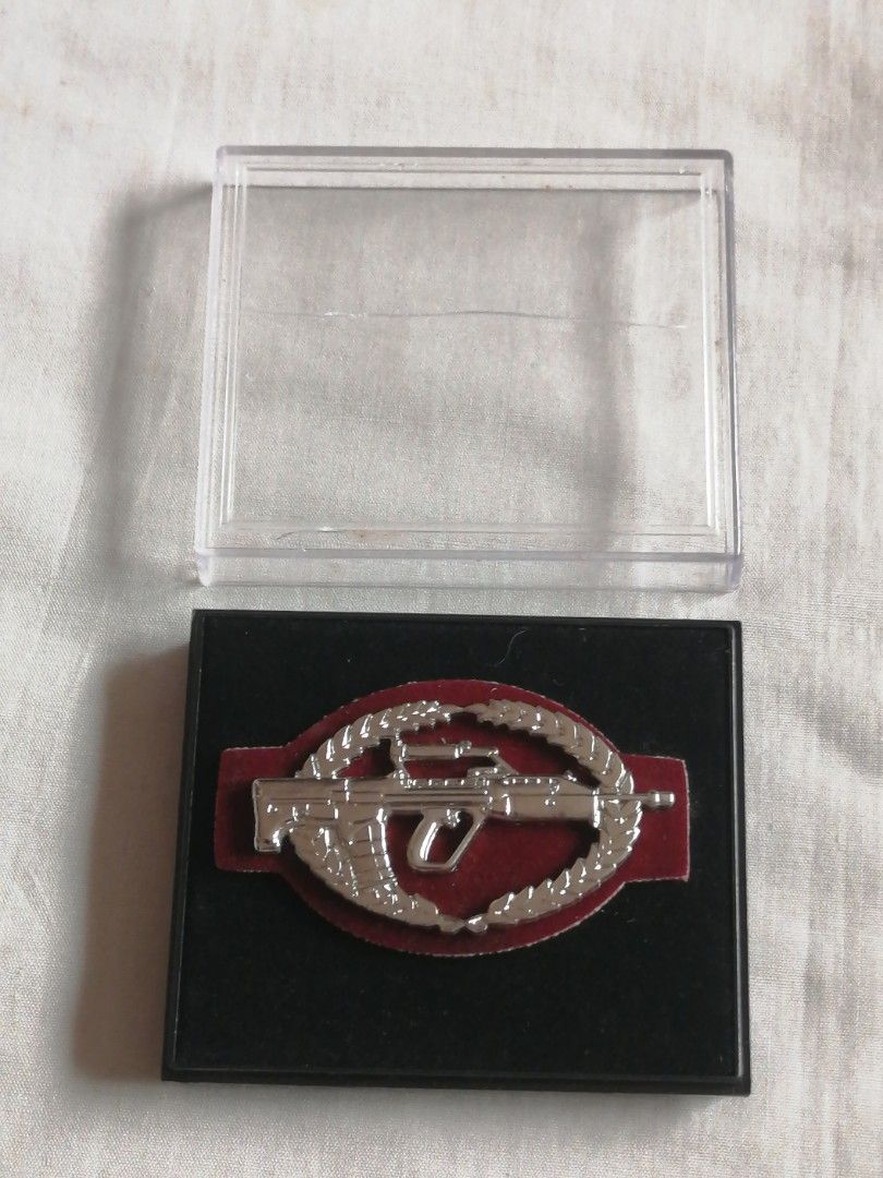 Armed Forces Combat Skills Base Badge Pin, Hobbies & Toys, Memorabilia ...