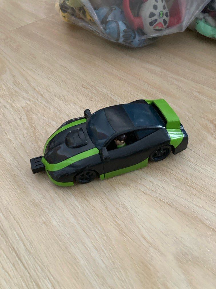 Ben 10 Kelvin 11 Car “smash” model 2 in 1, Hobbies & Toys, Toys & Games ...