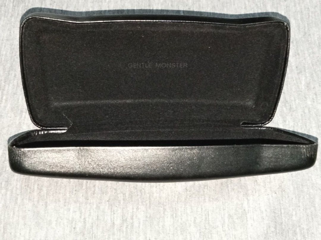 Box Case GENTLE MONSTER Original, Fesyen Pria, Aksesoris, Kacamata di ...
