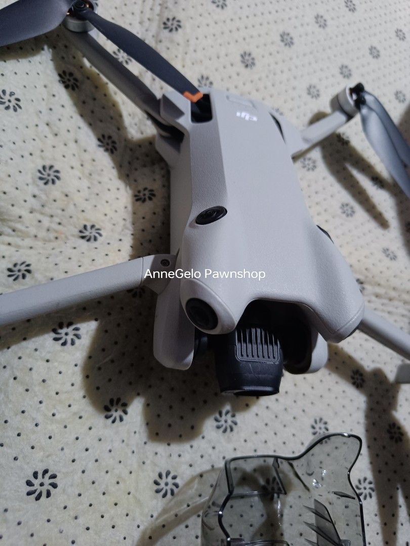 DJI mini 4 pro.low cycle count, Photography, Drones on Carousell