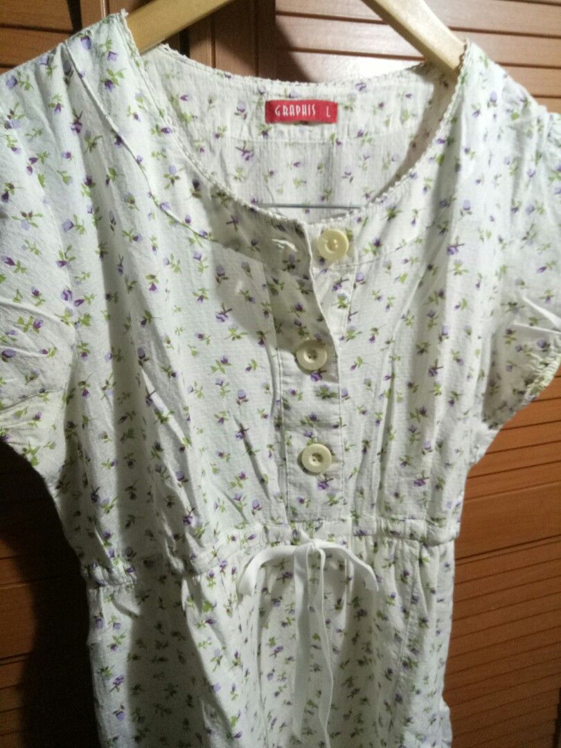 Dress bunga Graphis, Fesyen Wanita, Pakaian Wanita, Gaun & Rok di Carousell