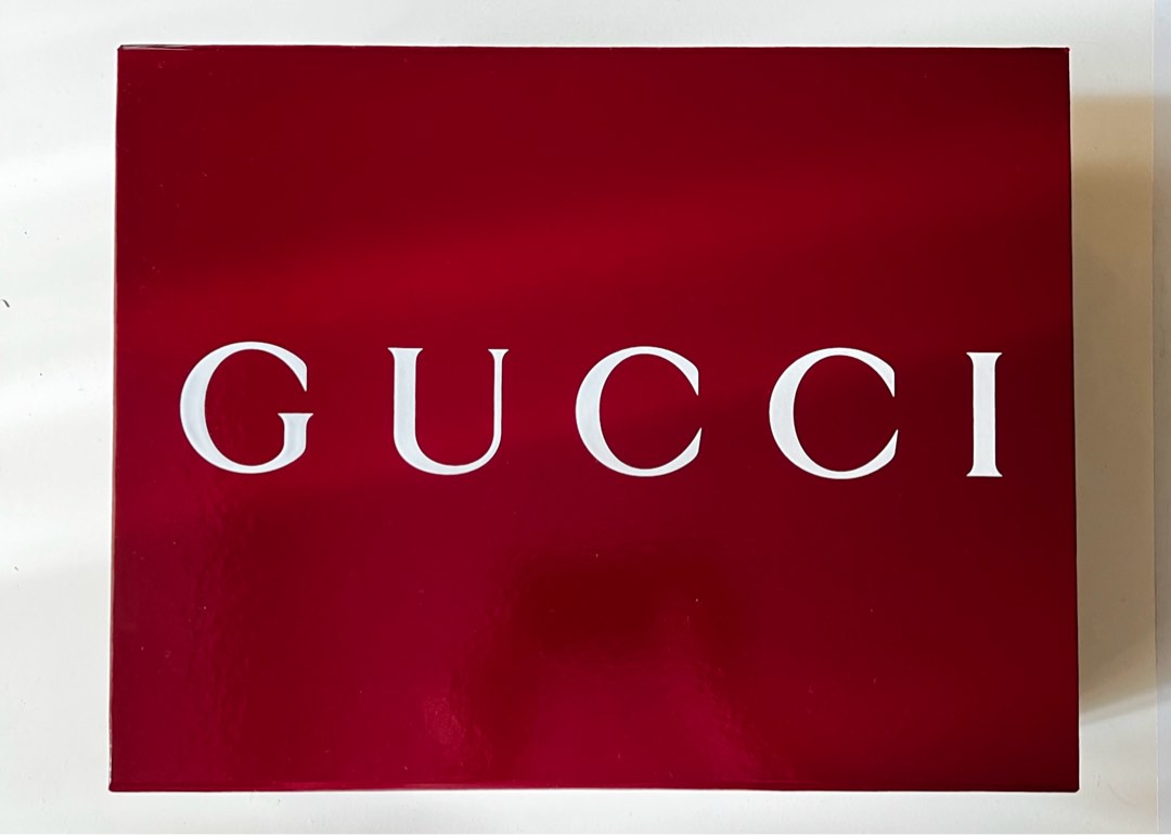 日版棗紅色Gucci 包裝盒連紙袋(盒內有Gucci 雪梨紙及絲帶), 名牌, 手袋及銀包 - Carousell