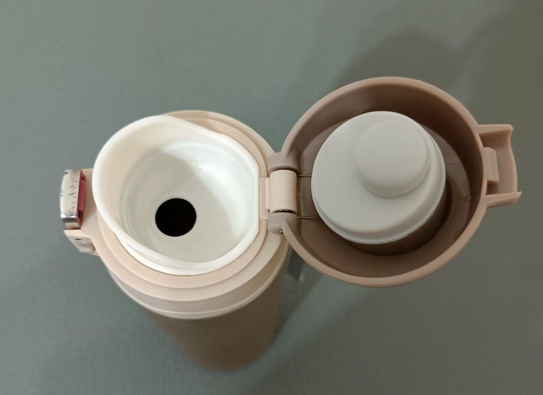 Recona 不鏽鋼彈蓋式保溫瓶 280ml 二手, 家具及居家用品, 廚具和餐具, 水杯、水壺在旋轉拍賣