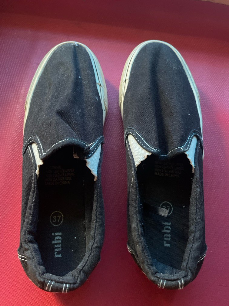 Sepatu rubi, Fesyen Wanita, Sepatu di Carousell