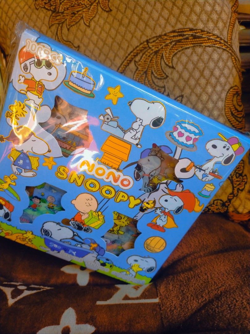 Sticker snoopy Nono Snupi charlie Brown sticker pajangan, Toys & Collectibles, Lainnya di Carousell
