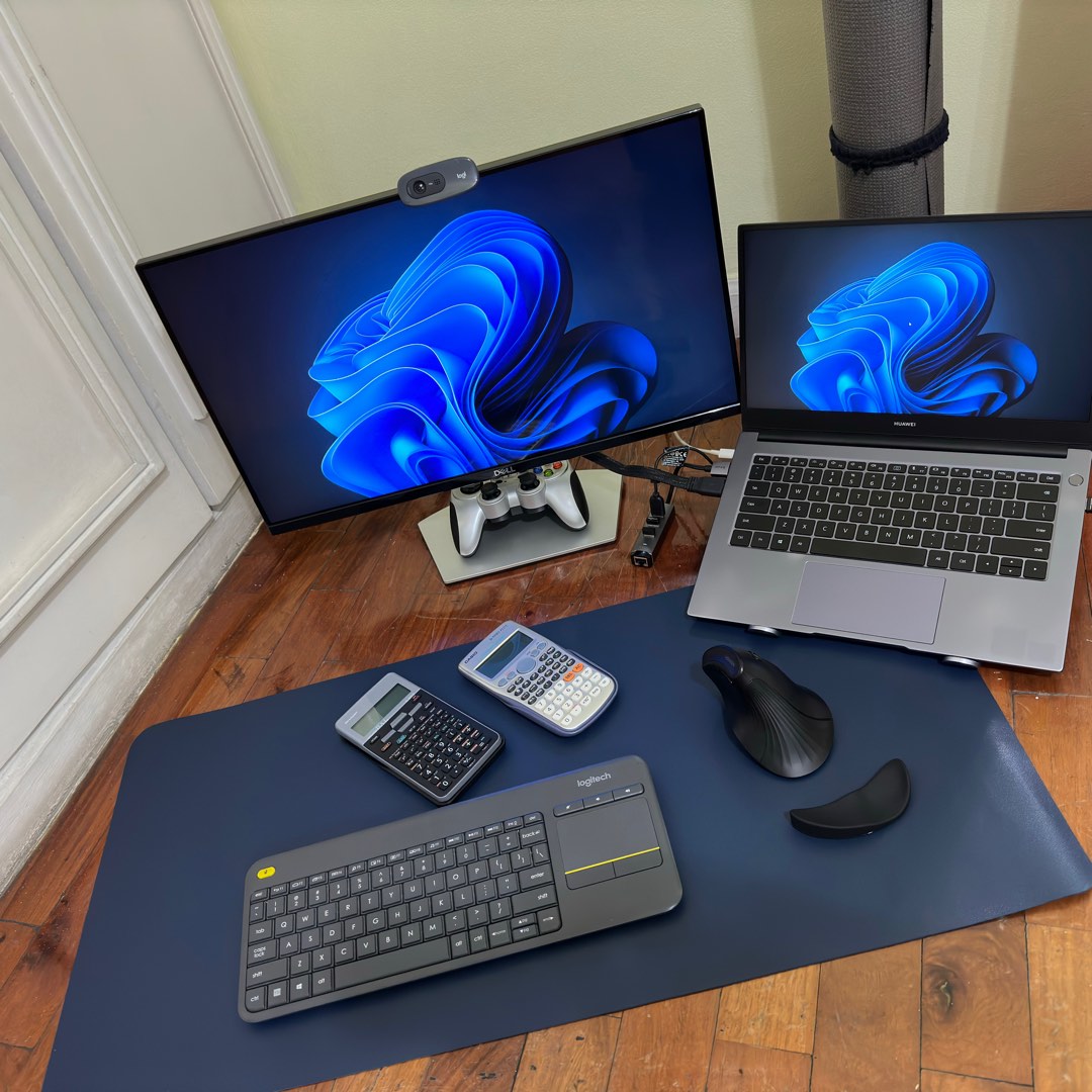 [STUDENT DISCOUNT] Complete Desktop (Laptop, Monitor, and Accessories ...