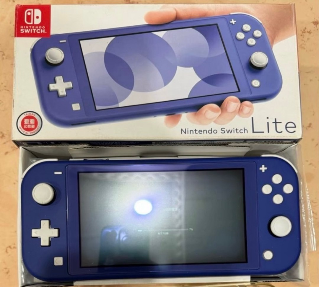 有貨特價switch 藍紫色lite 萊特 主機 小台主機 掌上型主機 九成新 中古 二手 NS 台灣公司貨 任天堂 遊戲片, 電玩遊戲相關, 電玩主機, Nintendo 任天堂在旋轉拍賣