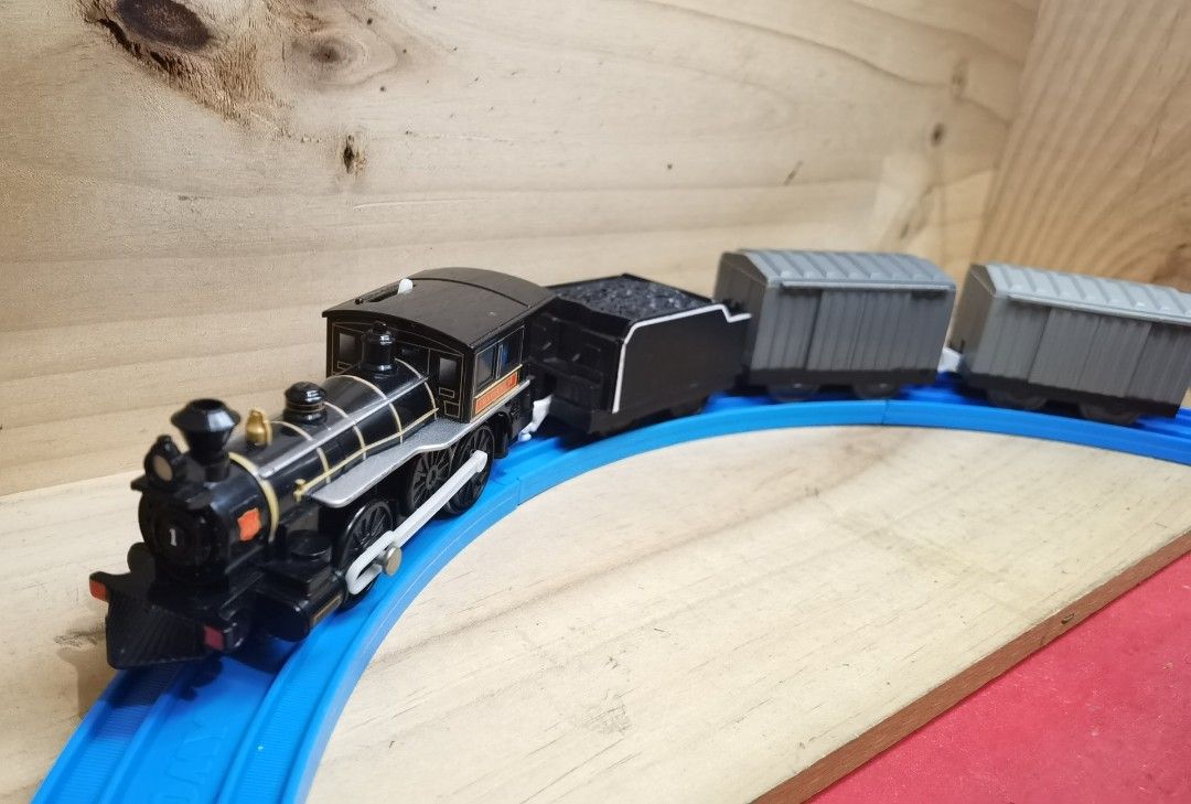 Takara Tomy Motorised Yoshitsune 368 Steam Locomotive Train, Hobbies ...