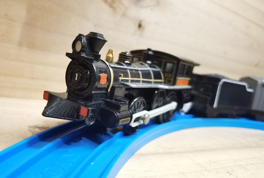 Takara Tomy Motorised Yoshitsune 368 Steam Locomotive Train, Hobbies ...