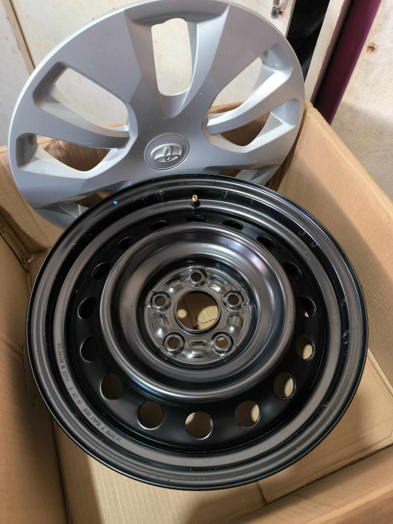 Toyota Innova 2024 XE Stock Rims w/ wheel Cover 16 PCD, Car Parts ...