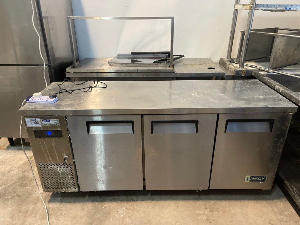 Unicool 3 door table top chiller, TV & Home Appliances, Kitchen ...