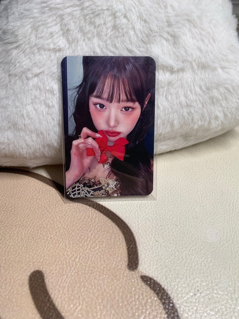Wonyoung official pc, Hobbies & Toys, Memorabilia & Collectibles, K ...