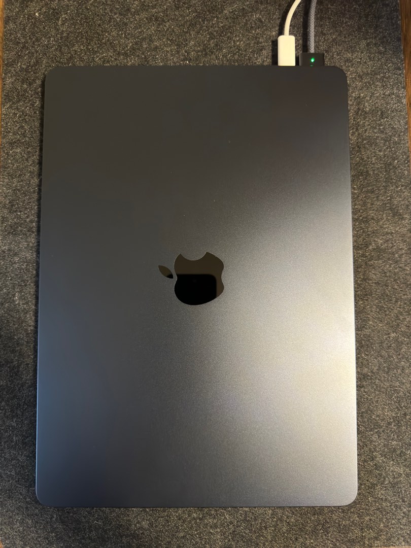 (Fullset) 99.9% New 2024 MacBook Air 13' M3 8GPU basic model 256GB ...