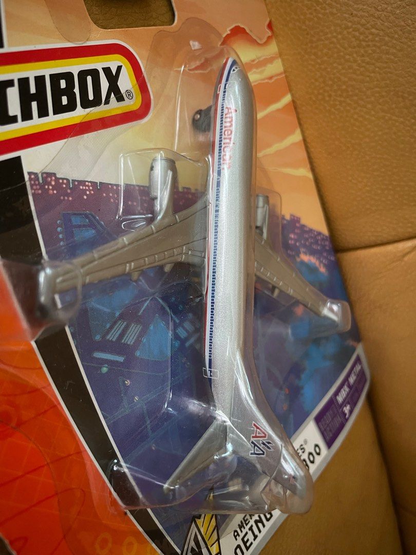 現貨 正版 絕版 火柴盒 美國航空 matchbox Boeing 波音737-800, 書籍、休閒與玩具, 玩具、公仔、桌遊在旋轉拍賣