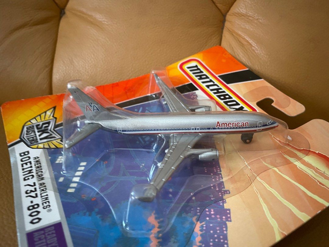 現貨 正版 絕版 火柴盒 美國航空 matchbox Boeing 波音737-800, 書籍、休閒與玩具, 玩具、公仔、桌遊在旋轉拍賣