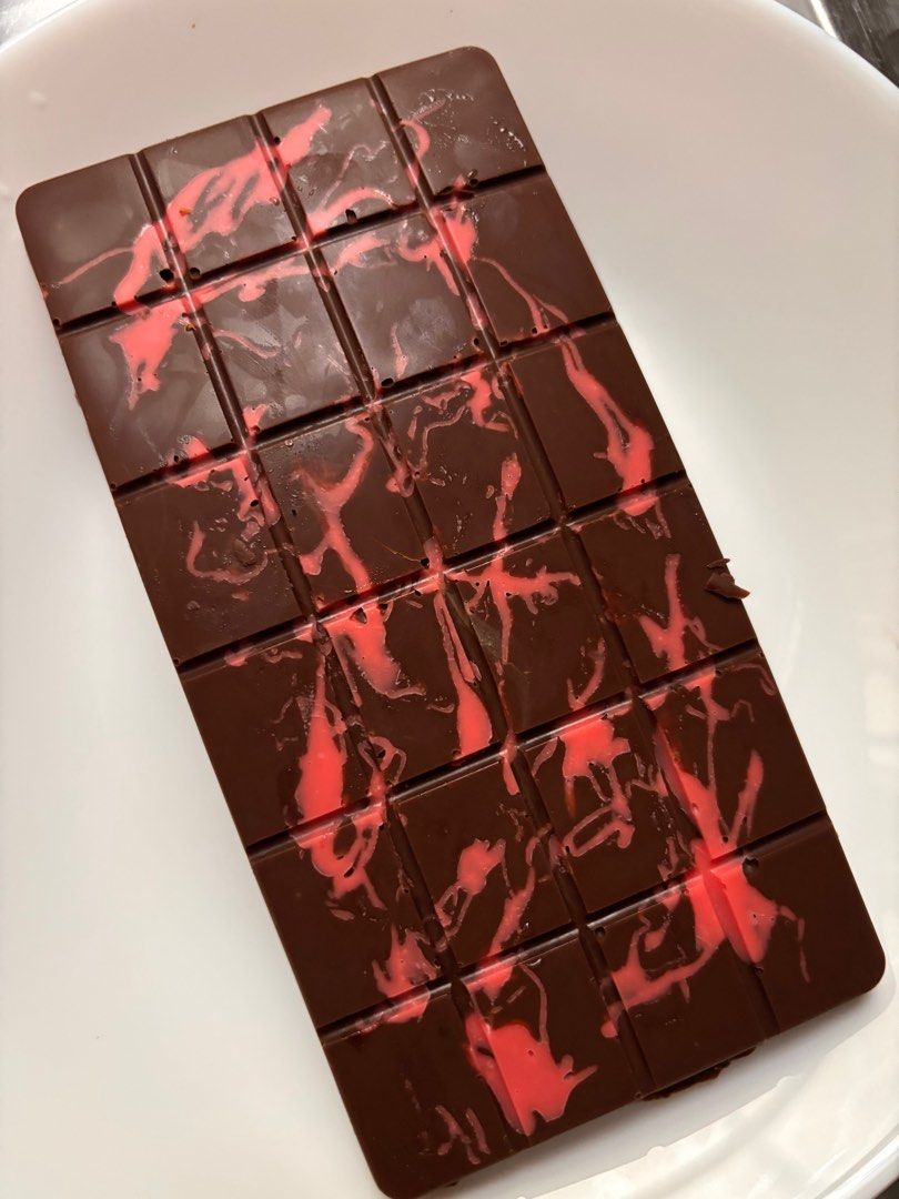 Fix chocolatier dubai knafeh inspired chocolate, Food & Drinks ...