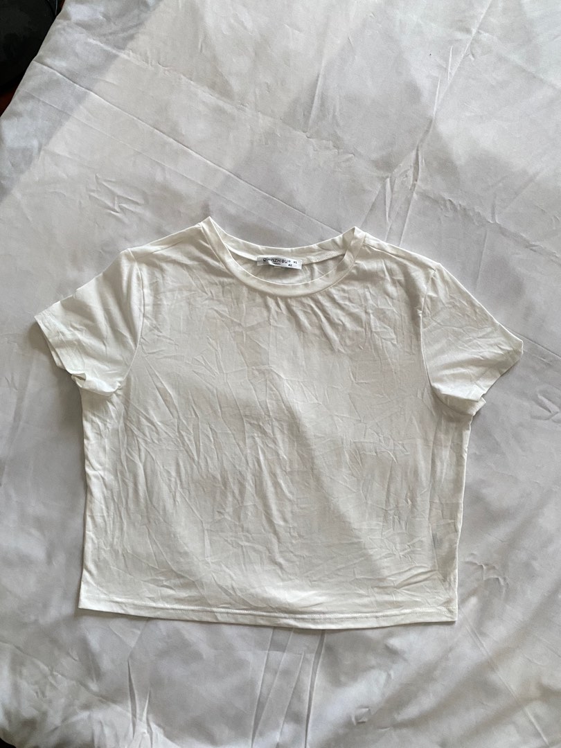 gkt basic white shirt, Women's Fashion, Tops, Blouses on Carousell