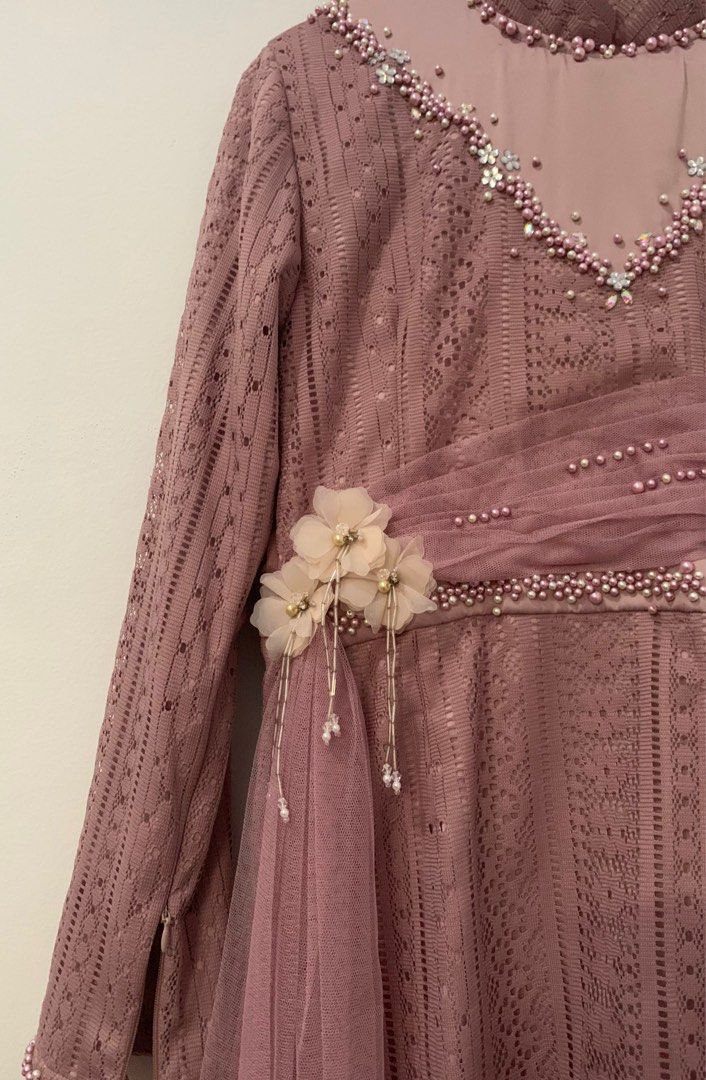 Kebaya Wisuda Bunga Kain Tile, Fesyen Wanita, Pakaian Wanita, Gaun ...