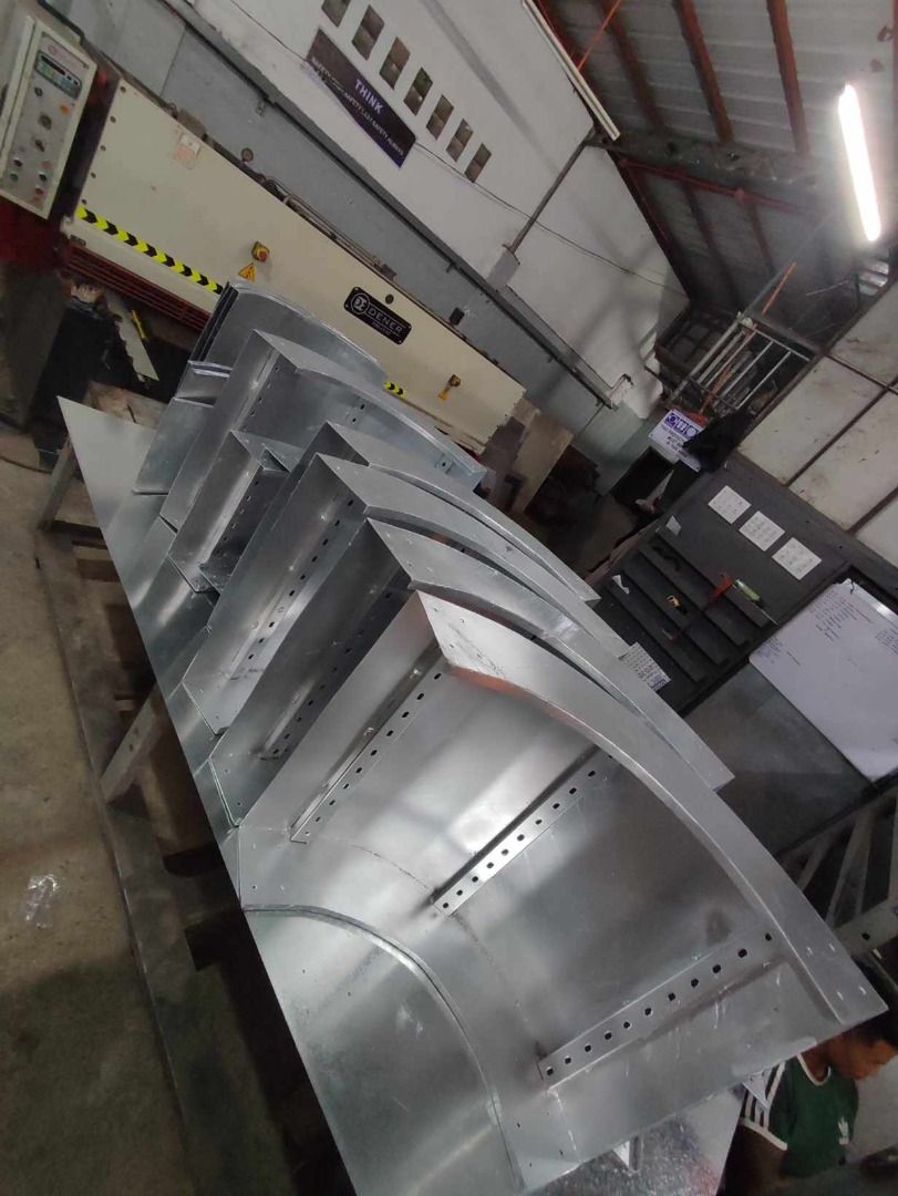 laddertype cable trays wireway solid type with rungs perforated hot dip ...